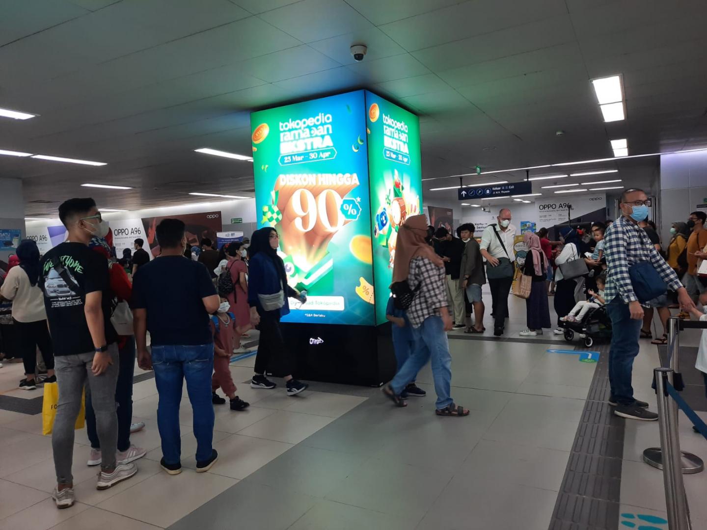 Libur Lebaran 2022, Masyarakat Antusias Gunakan MRT Jakarta untuk Berwisata | MRT Jakarta